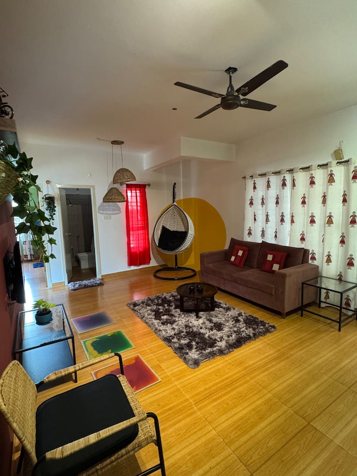 A Boutique 2 Bhk With Indoor Garden Workspace - Bengaluru