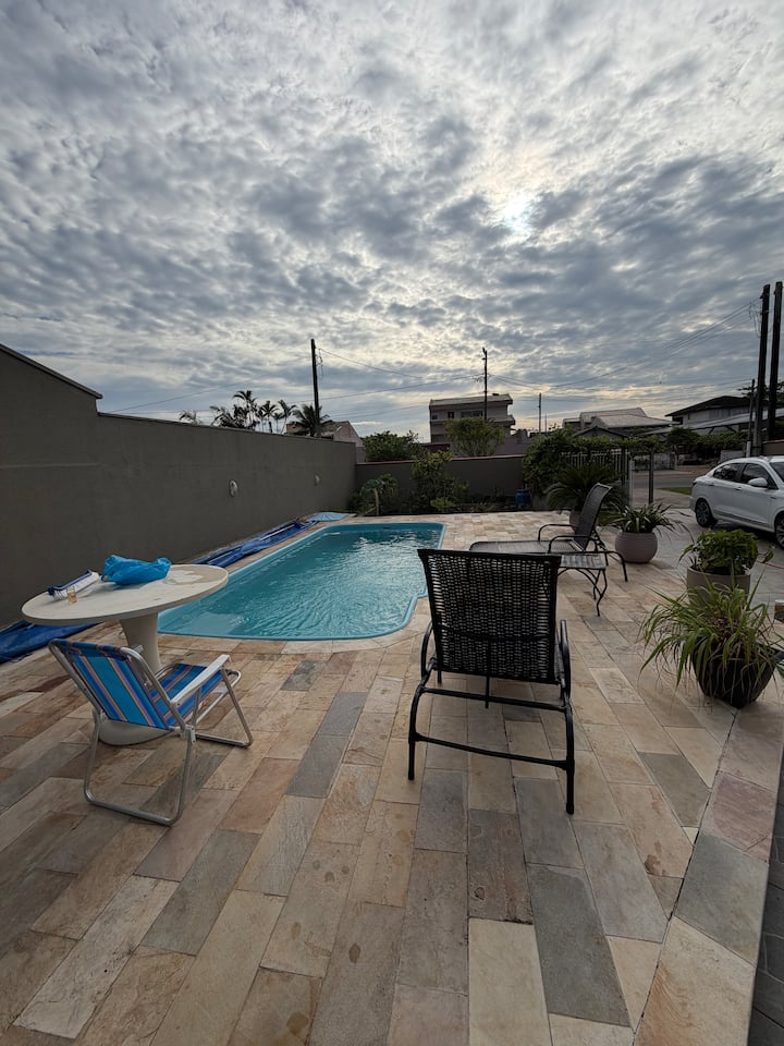 Casa Com Piscina A 150 Metros Da Praia - Guaratuba