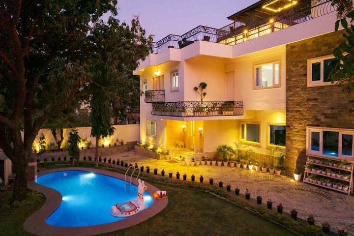 Private 8bhk Mountain View Luxury Villa, Udaipur - Udaipur