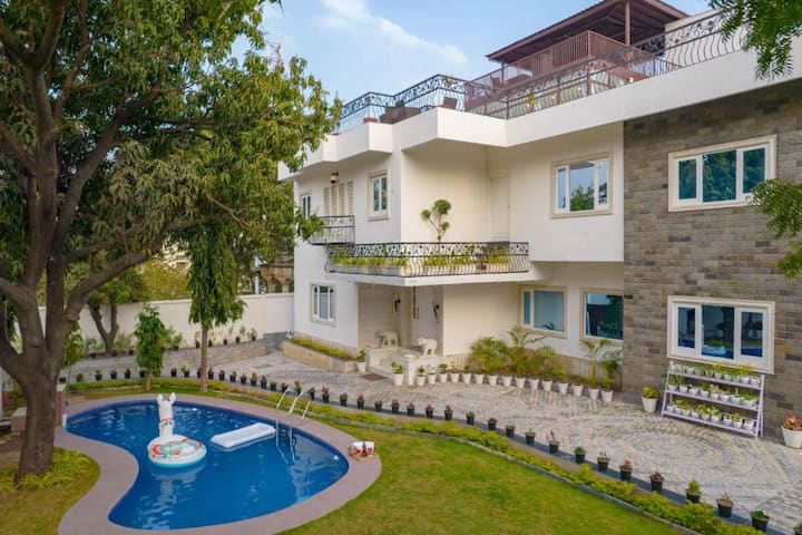 Private 7bhk Lake View Luxury Villa, Udaipur - 우다이푸르