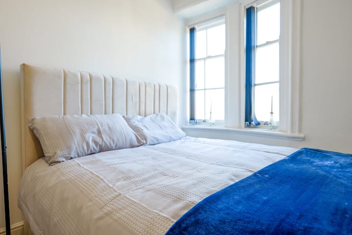 Bury Centre 2br | Free Parking | 25m To Manchester - Rochdale