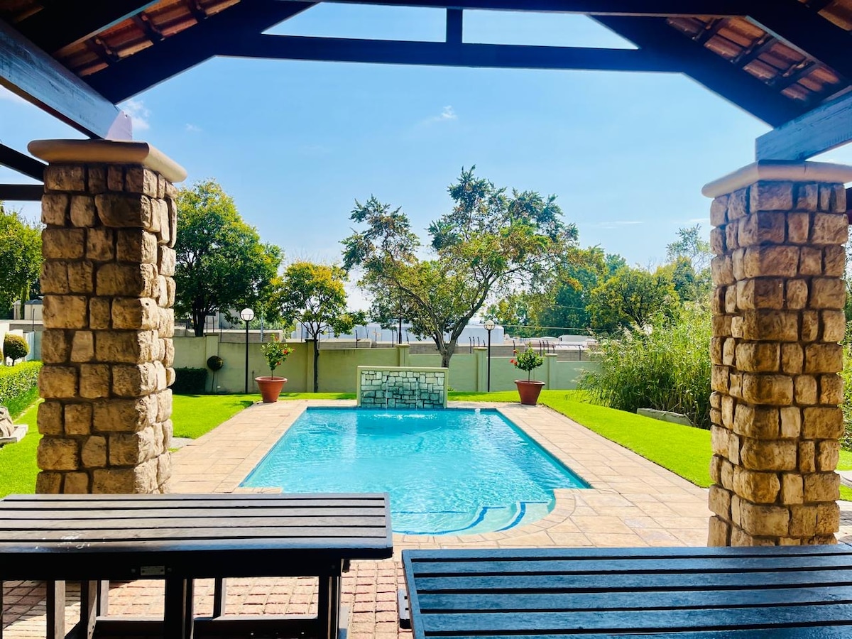 Modern Morningside apartment - Apartments for Rent in Sandton, Gauteng ...