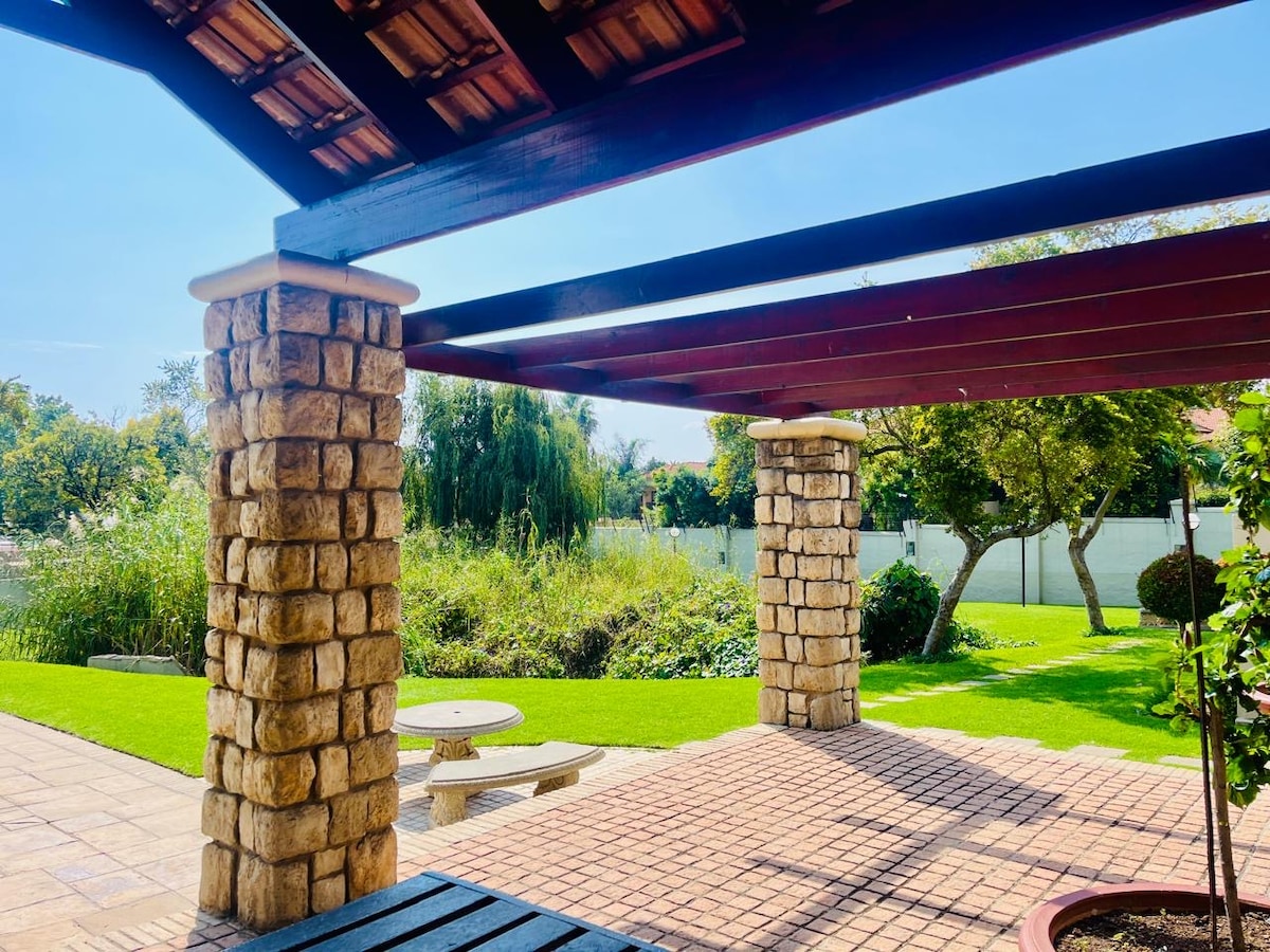 Modern Morningside apartment - Apartments for Rent in Sandton, Gauteng ...