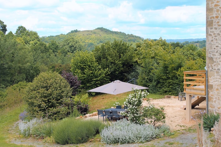 Le Mas D'ayen No. 14: 2br Stone Gîte And Garden - Corrèze