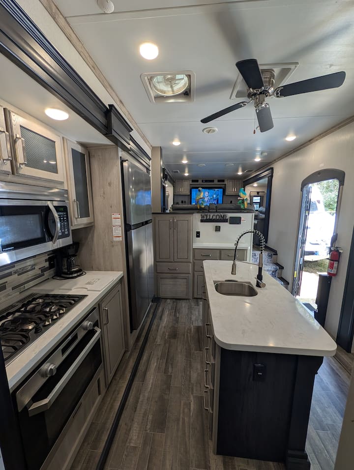 Sport Fishing Retreat - Lion Country Safari, Loxahatchee