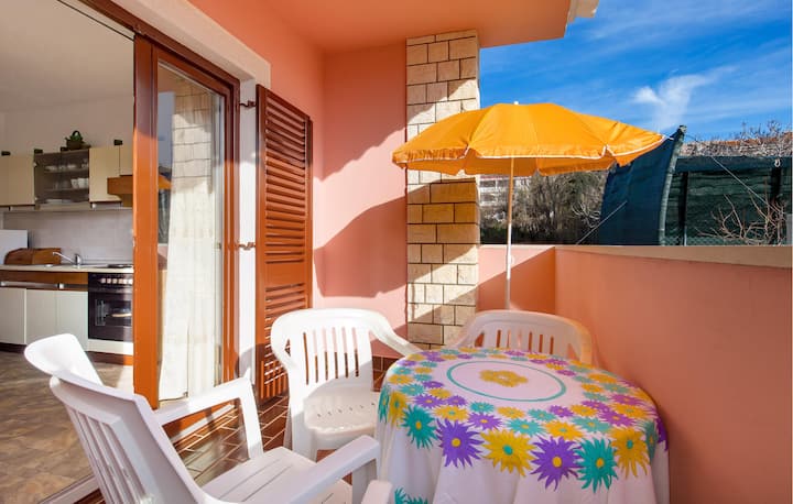 2 Bedroom Lovely Apartment In Pag - Pag
