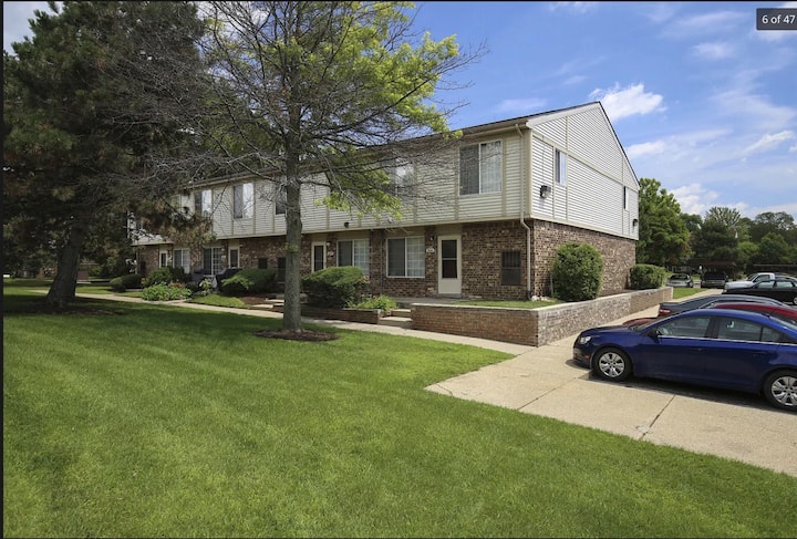 Village Club Of Rochester Hills - Sterling Heights, MI