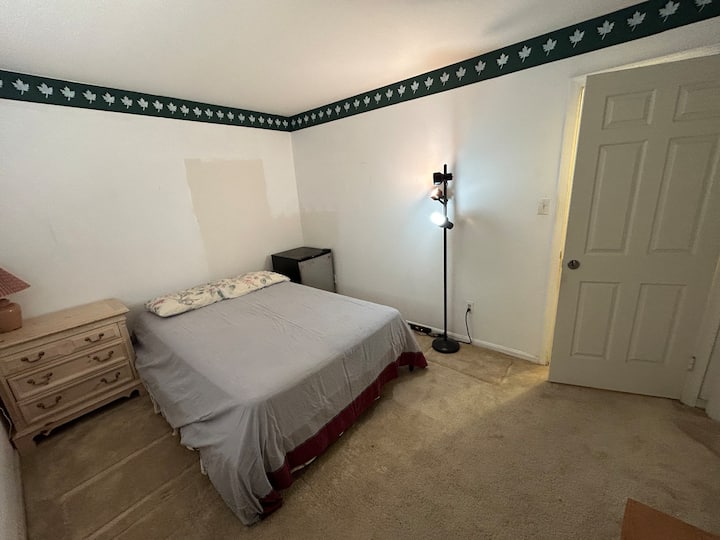 Basement Suíte, Private Bath, Living Area, Parking - Fairfax, VA