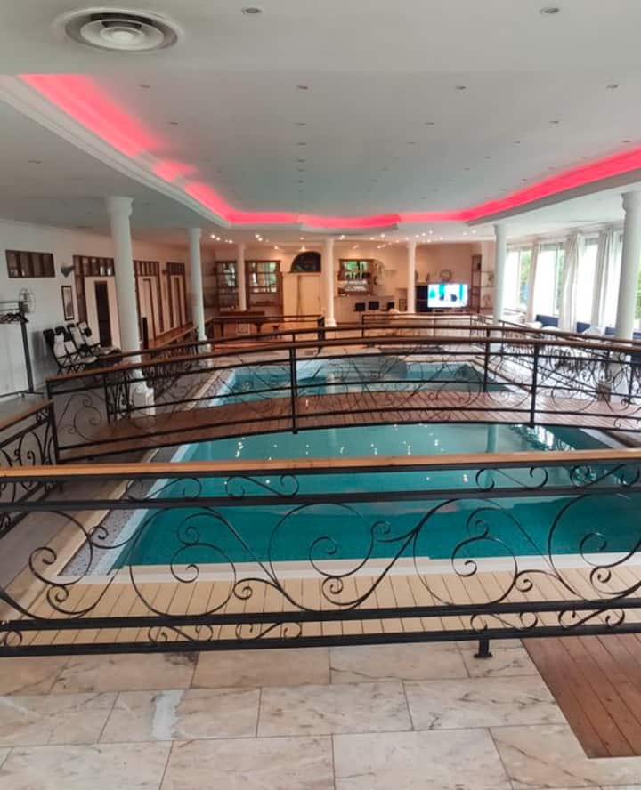 Maison Avec Piscine Intérieure Chauffée Et Tennis - Caudry