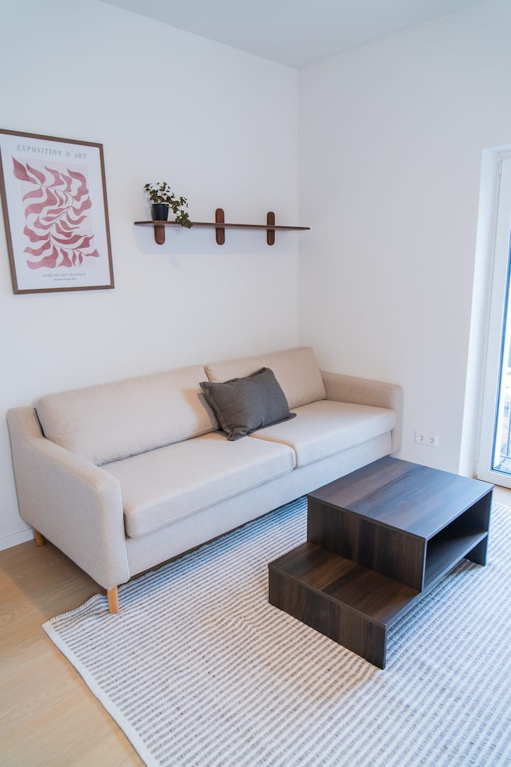 Neue - Moderne Wohnung Mit 1-2 Schlafzimmern - Garbsen