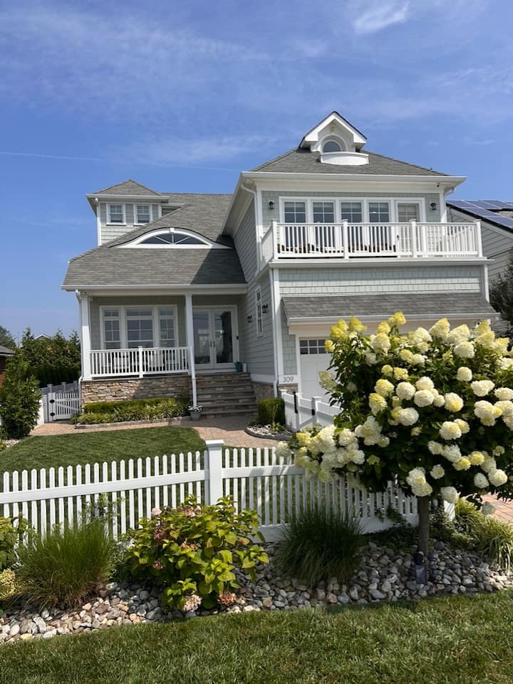 Lakefront 5-bedroom House Near Ocean With Pool - Point Pleasant, NJ