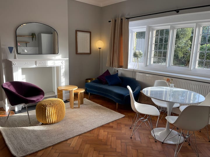 A Beautifully Styled Two-bedroom Annexe Cottage - Devizes