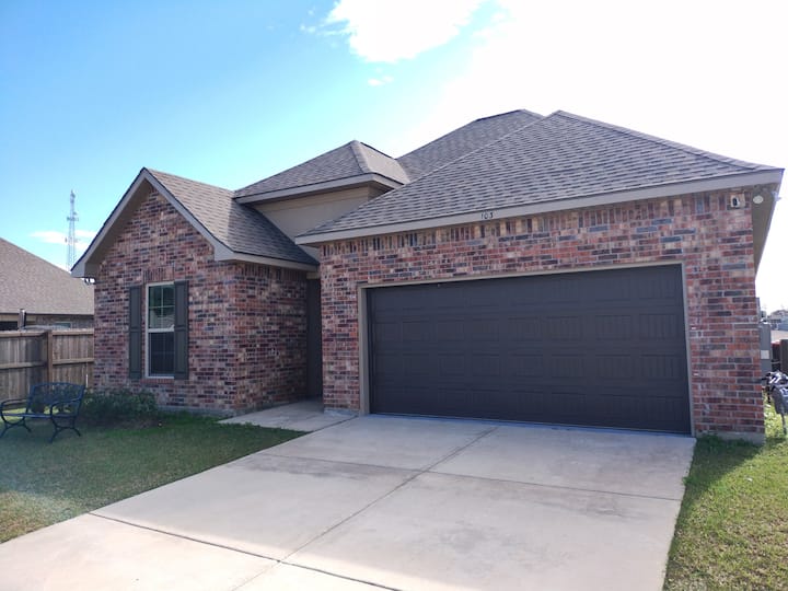 Nice Spacious House In Lafayette Near Cajundome - Lafayette, LA
