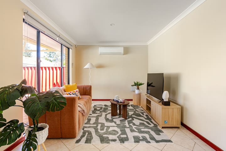 Stylish Central Retreat | Minutes To Airport & Cbd - Bassendean