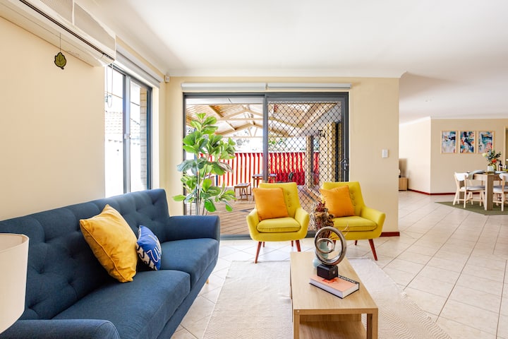 Stylish Central Retreat | Minutes To Airport & Cbd - Perth