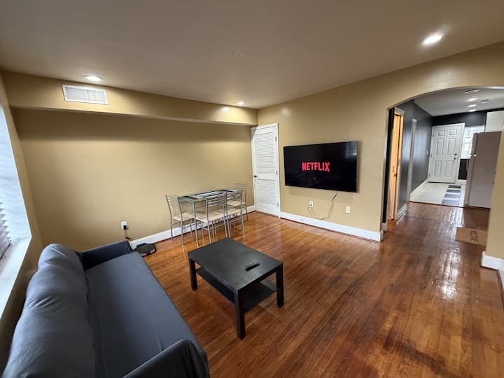 Lovely City Oasis - Washington