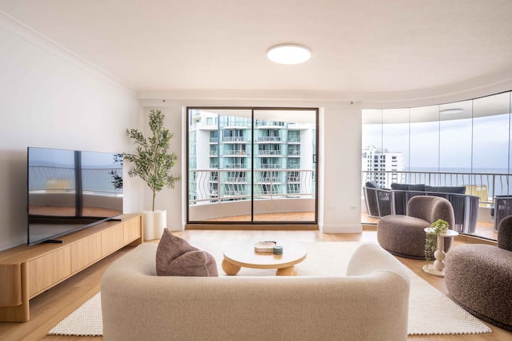 Lush Ocean Vistas - 2br Luxurious Apartment! - Surfers Paradise