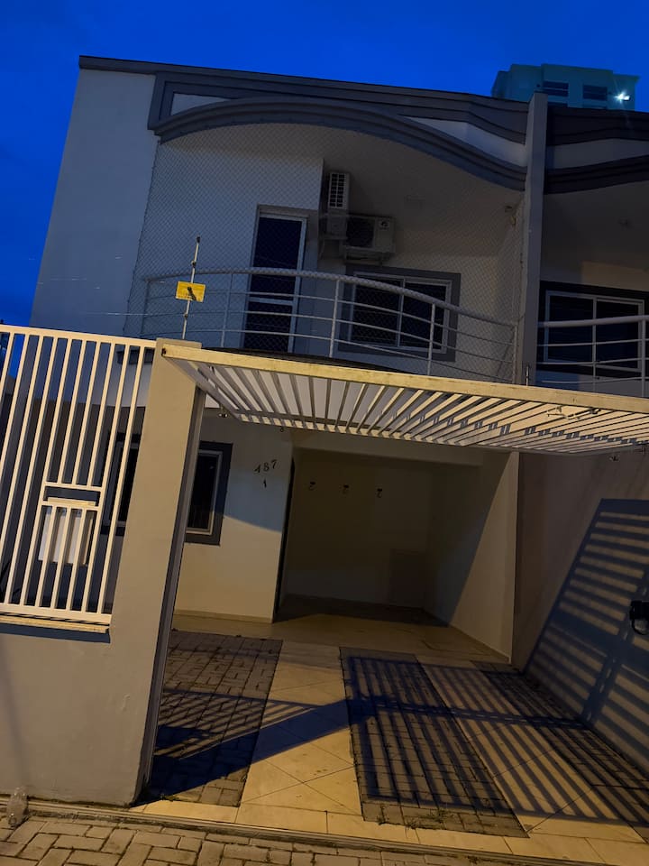 Casa (Sobrado) Para Passar A Temporada - Itapema