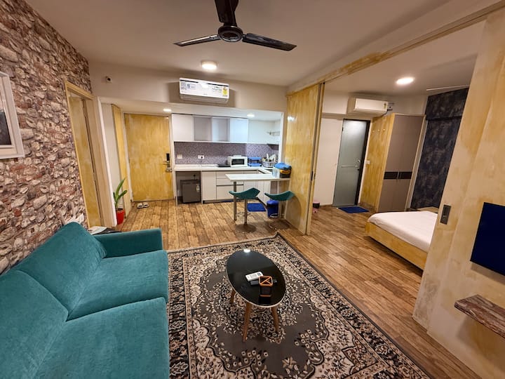 Luxury 2bhk In Belliza | Pool, Gym, Jacuzzi - Surat