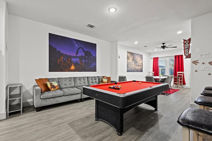 The Dino Cowboy House•pool Table• Lrg Prvt Yard - Bonham State Park, Bonham