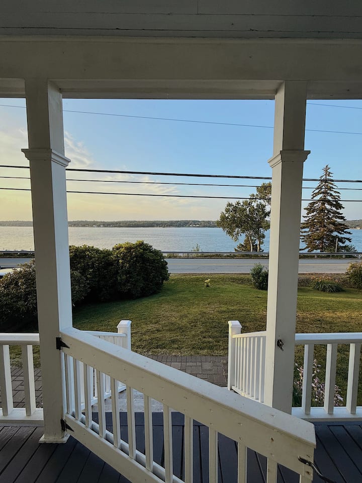 Ever House – Cozy Riverside Getaway - Lunenburg
