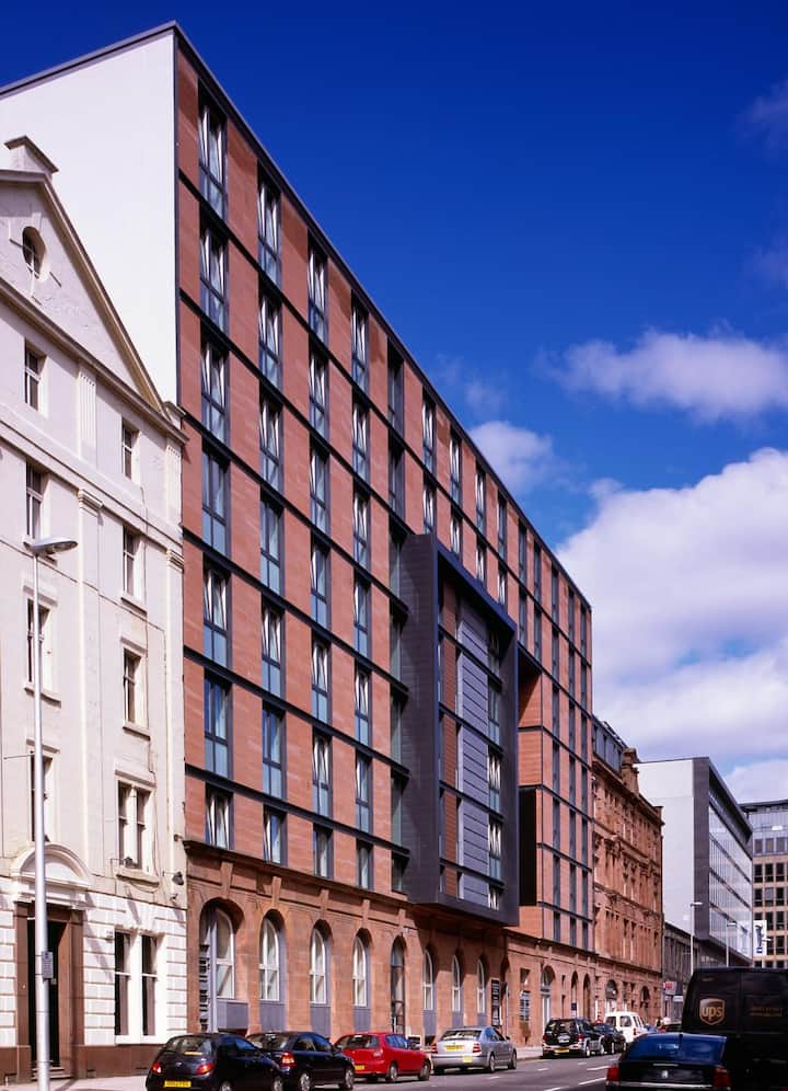 City Centre Luxury Apartment - Glasgow Queen Street Station