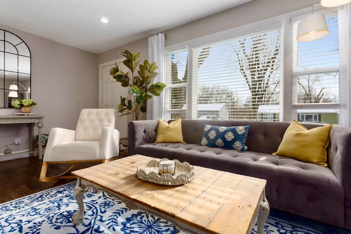 Harmony Haven *New Listing!*comfy Bds, Fenced Yard - Kansas City