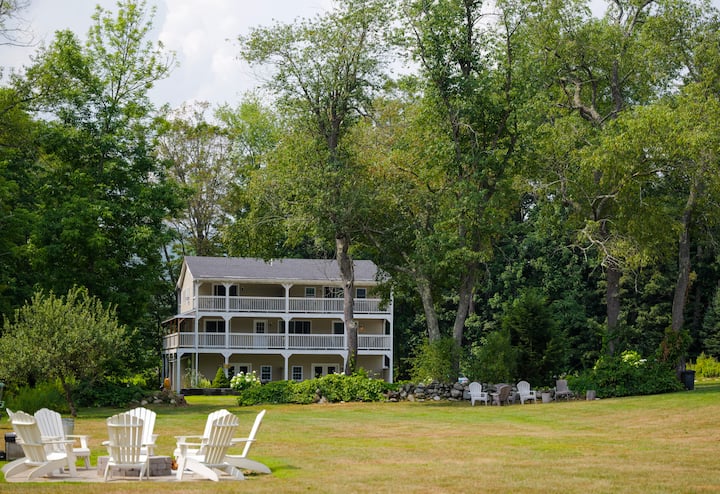 King Suite | 2-floor | River View | Woodstock - Woodstock, VT