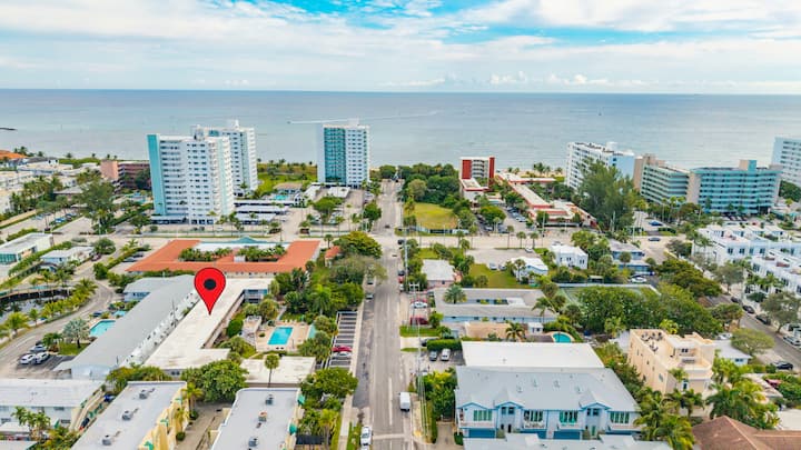 20a Beach Condo 2 Min Walk To The Beach - Pompano Beach, FL
