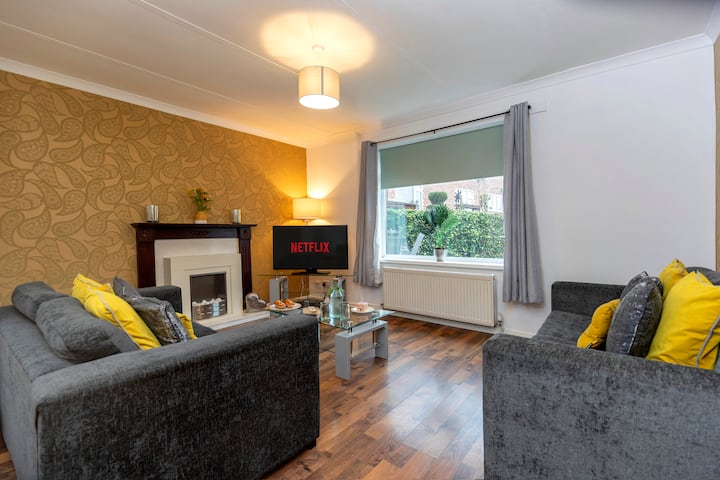 Business Friendly - 3 Bedroom - Private Parking - Durham