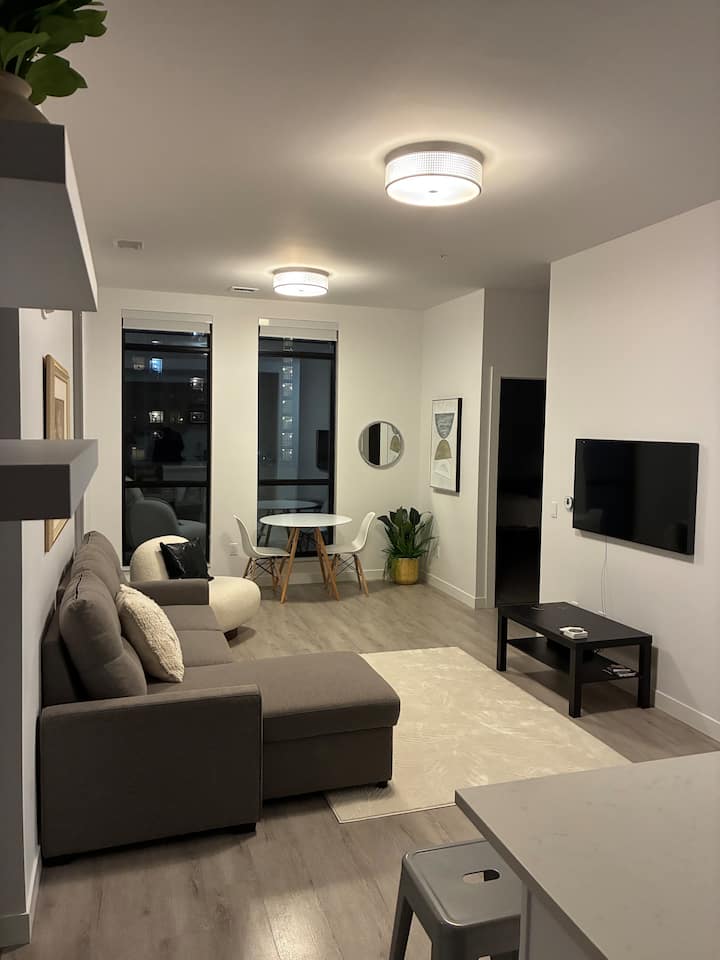 Spacious 2br+sofa Bed On King St S Uptown Waterloo - St. Jacobs