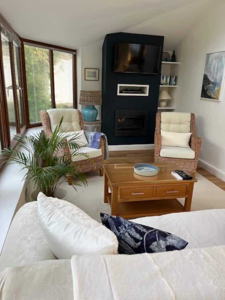 Well Placed Self-contained Annexe In Rock. - Wadebridge