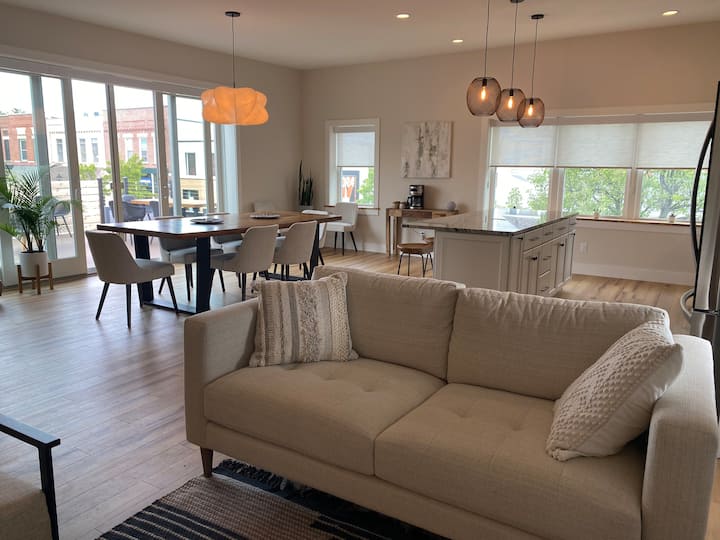 The Gila Pad On River St - エルク・ラピッズ, MI