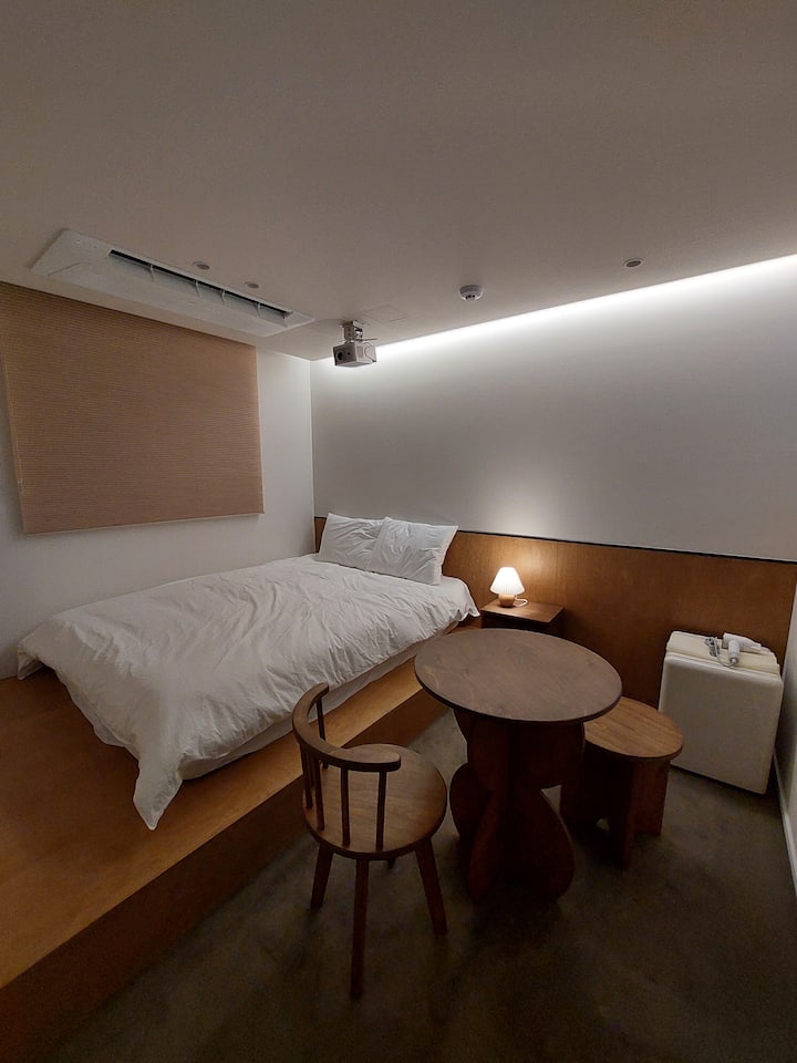 소녹# 기록*B(記録) - 호텔침구+빔프로젝트+2인숙소 #화성행궁#공방거리 - Suwon-si