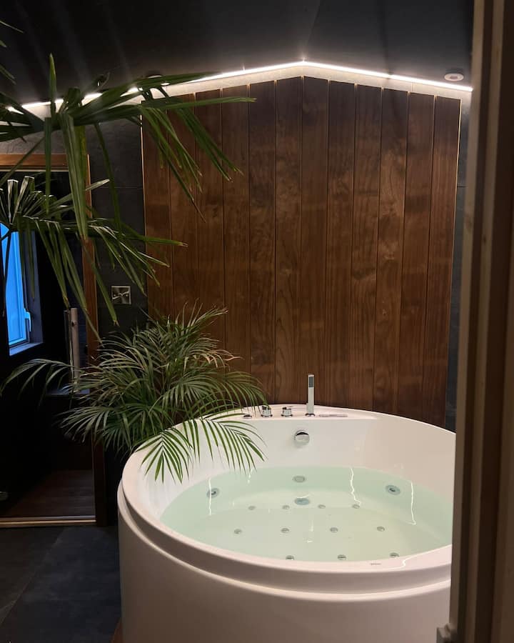 Couple's Hideaway With Private Spa On The Coast - Lowestoft