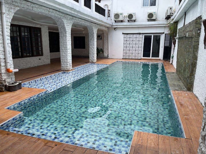 A2j Luxury Mansion Private Pool Jacuzzi Netflix - Muntinlupa