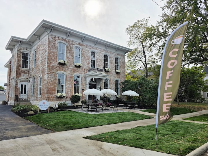 Respite In A Stunning Historic Suite (Suites1 & 3) - Van Buren State Park, Van Buren