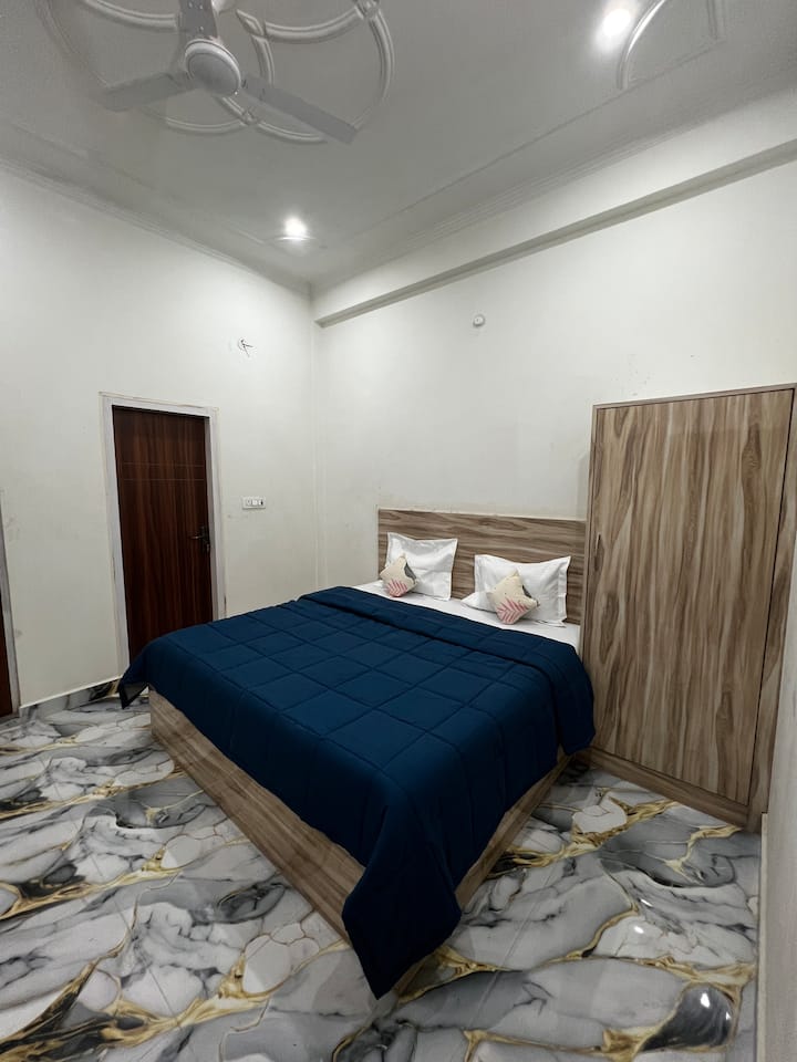 Nand Ghar 3bhk Near Janambhumi - Mathura