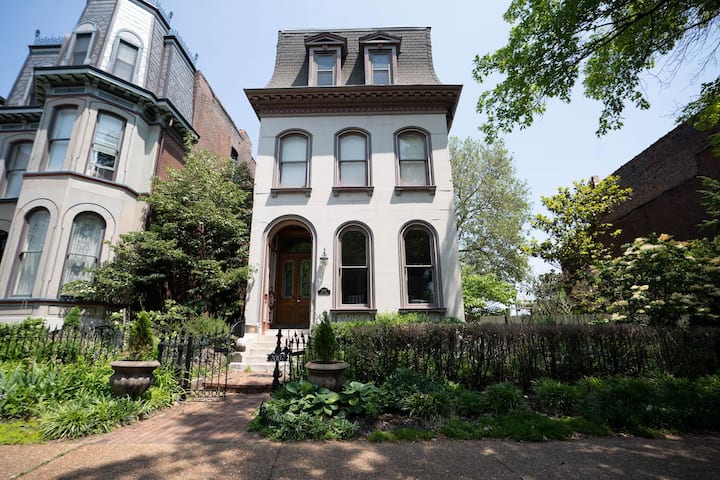 Maison Lafayette | Boutique Hotel | Room W/ A View - St. Louis, MO