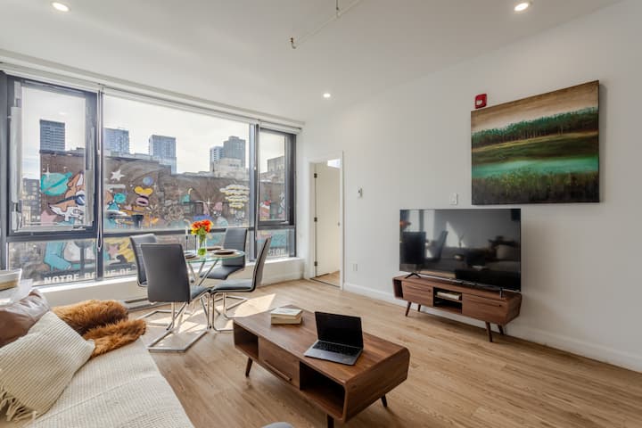 Contemporary City Retreat - Montreal