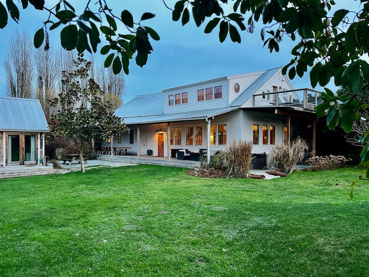 Edison Schoolhouse Loft - Bay View, WA