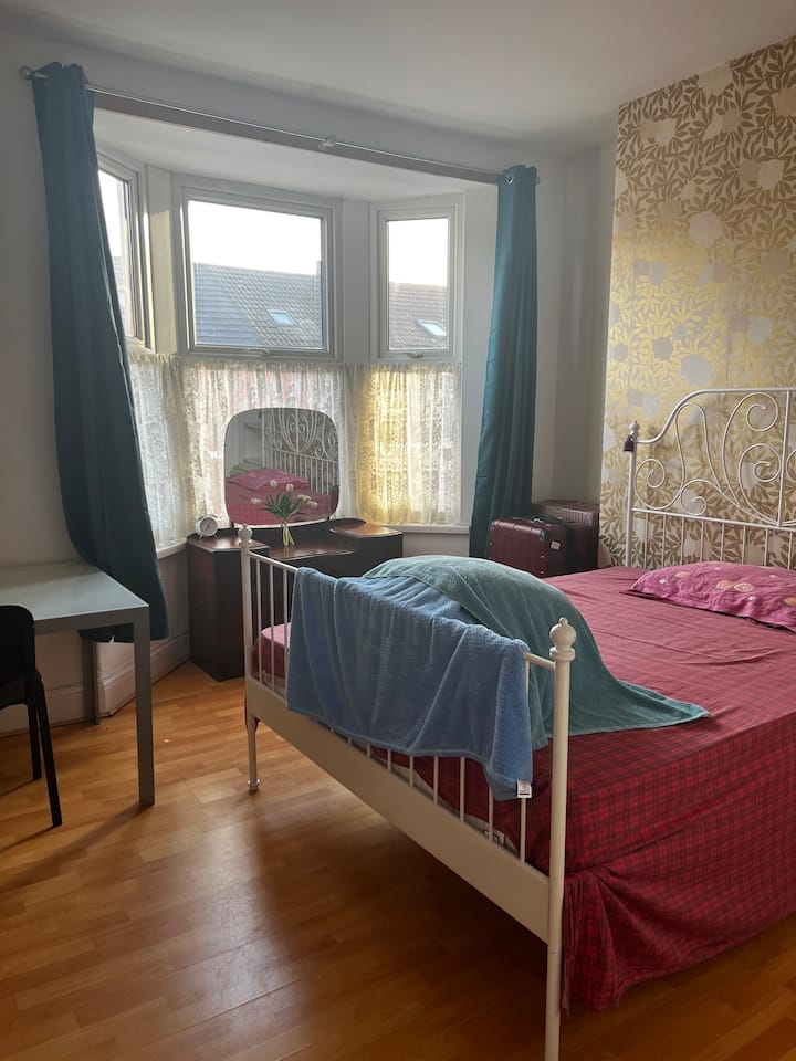 Near Liverpool University And Royal Hospital House - 