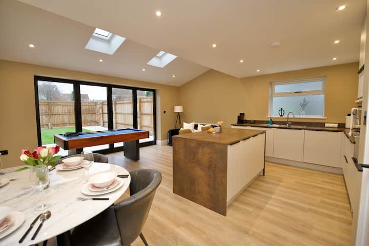 Stunning 3bed Oasis - Parking, Ev Charger, Netflix - Warwick