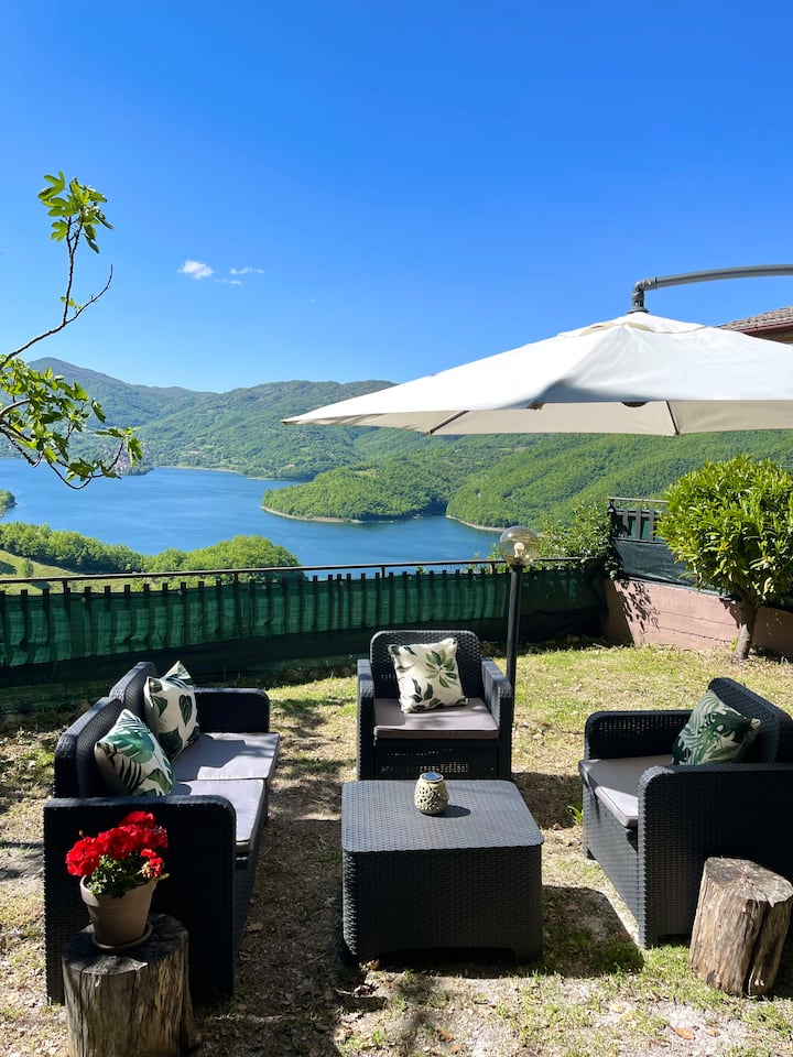 Villa Eleri | Panoramic Lake Turano Escape - Italy