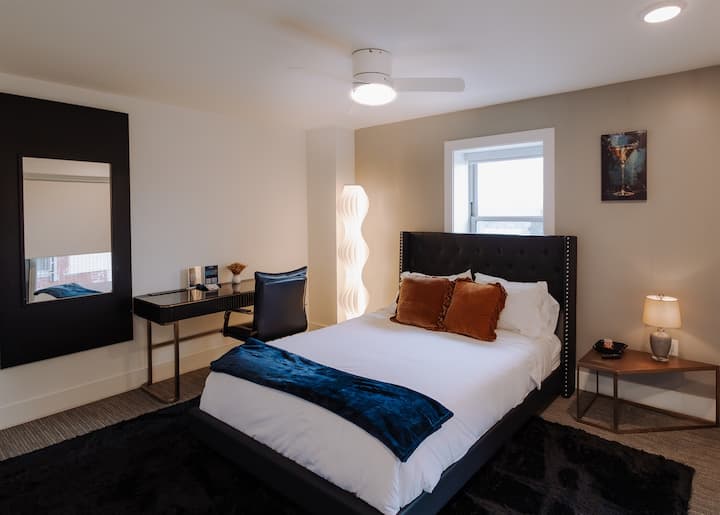 Steps From The Kc Streetcar - The Prohibition - Kansas City