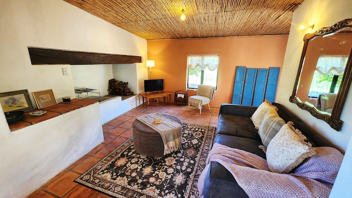 Cook's Cottage - Robertson