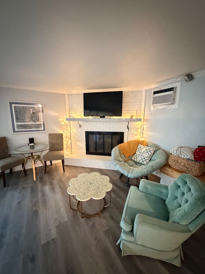 The Little Light Loft - Brent, FL