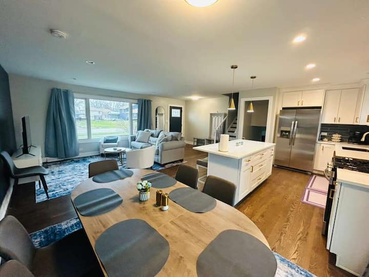 Nobu: 4br - 3ba With Shuffleboard - Burbank, IL