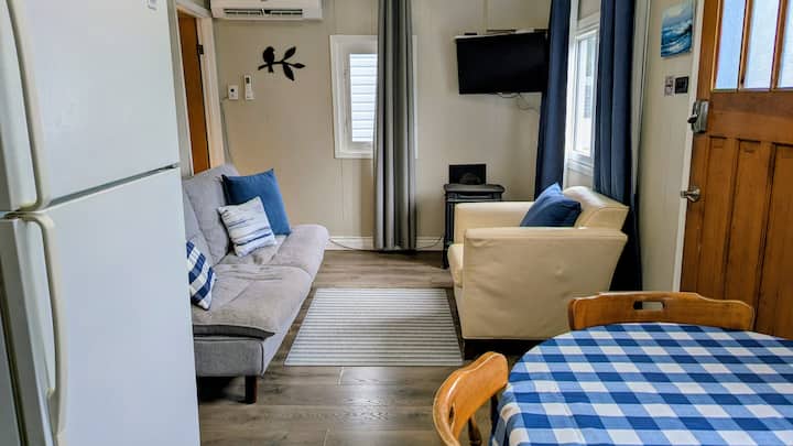 Backyard Cottage #2 - 포트 엘긴