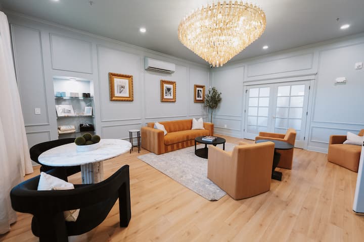 Melrose Hotel Kc - Full Hotel Buyout - Kansas City, MO